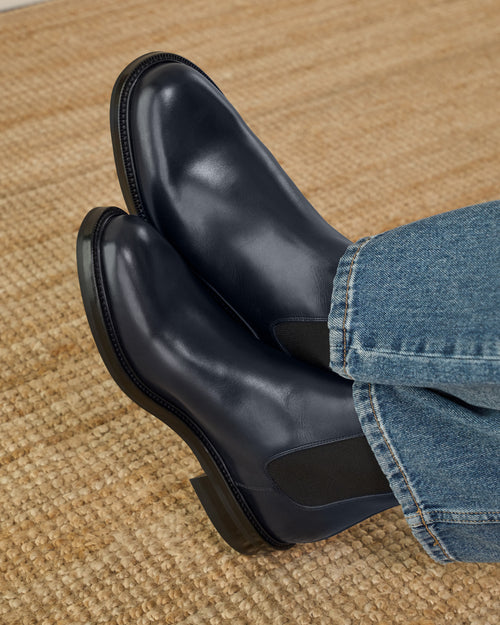 Men's dark blue leather Chelsea boot | Velasca